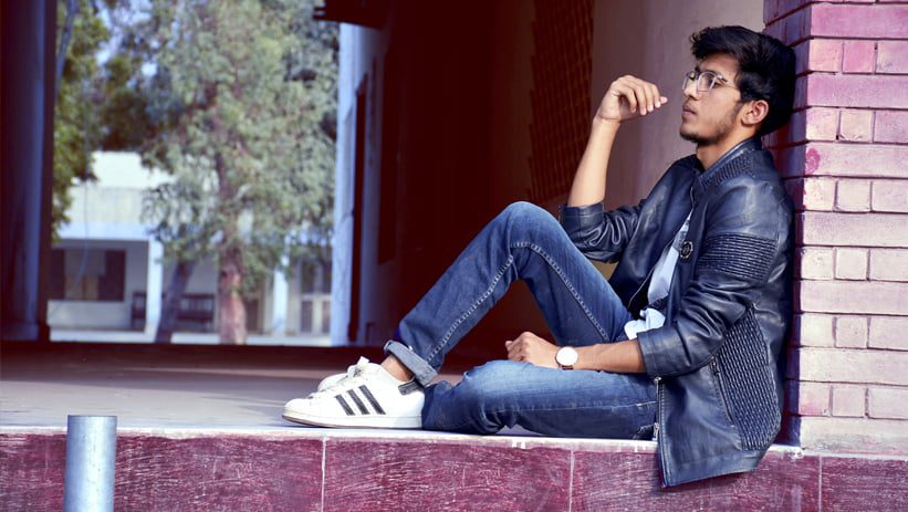 some-interesting-visual-of-a-boy-waiting-for-a-girl